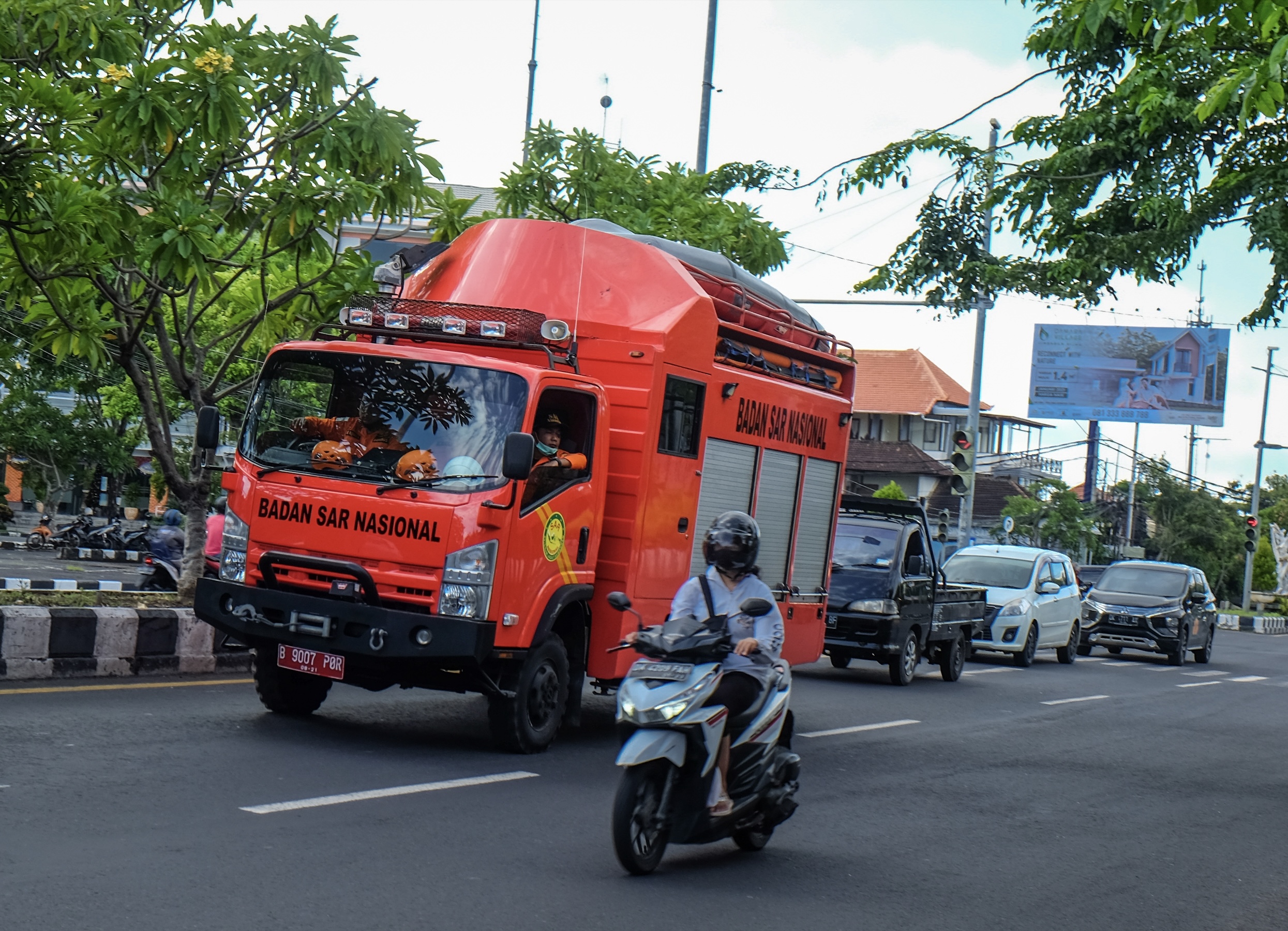 Fire Destroys Two Cafes And Injures Man In Bali - The Bali Sun