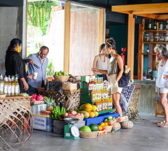 Bali Officials Support Local Vendors Before Closing For The Daily 8 ...