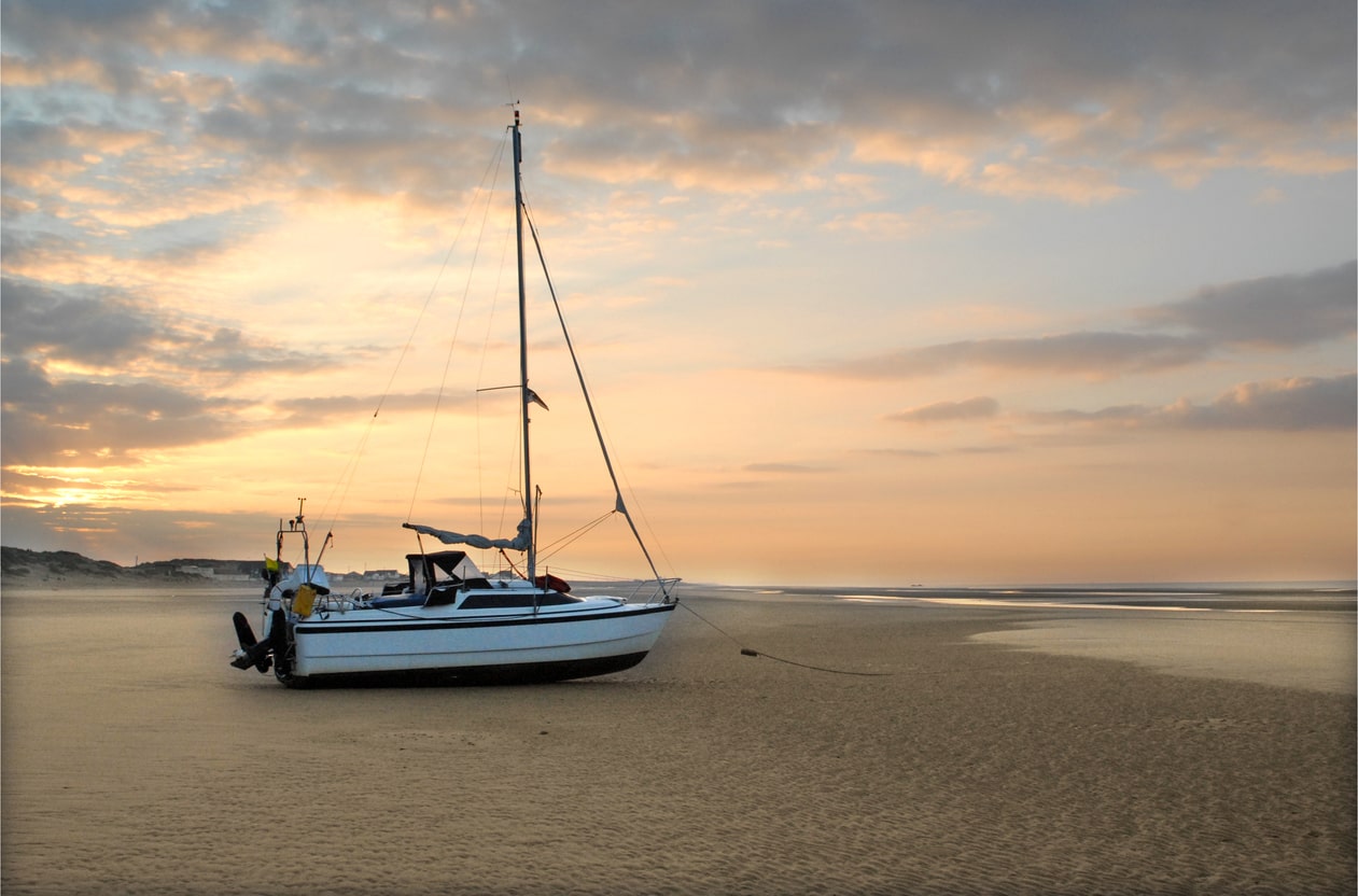 A Malaysian Yacht Found Stranded On Bali Beach - The Bali Sun