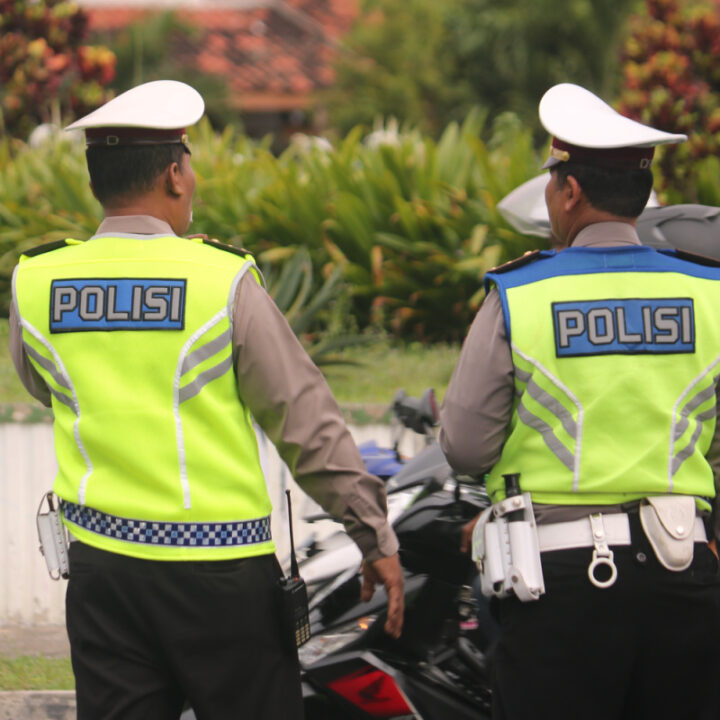 Bali Police Launch Investigation Into Frisky Foreigners Filmed On Beach ...