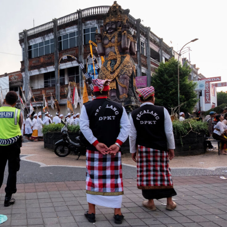 Bali Police Arrest Gang Of Phone Thieves Targeting Tourists In Central ...