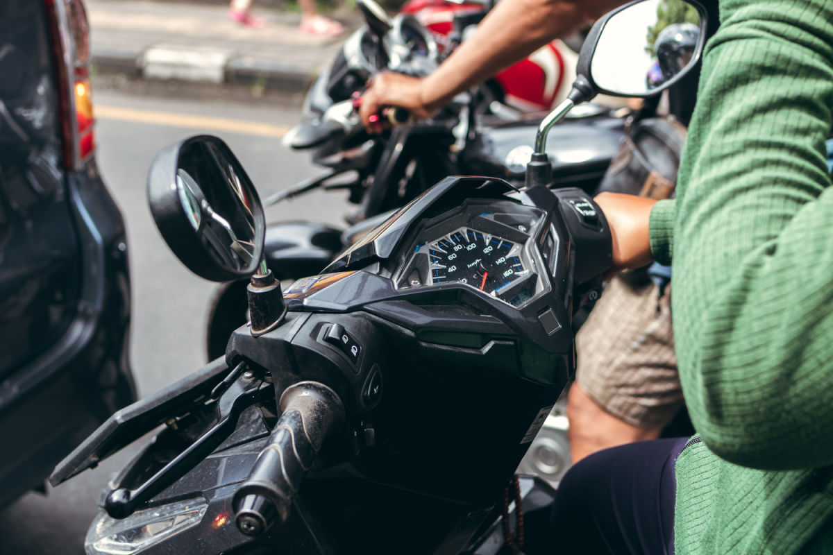 Bali Residents Detain Drive-By Phone Snatchers In Canggu - The Bali Sun