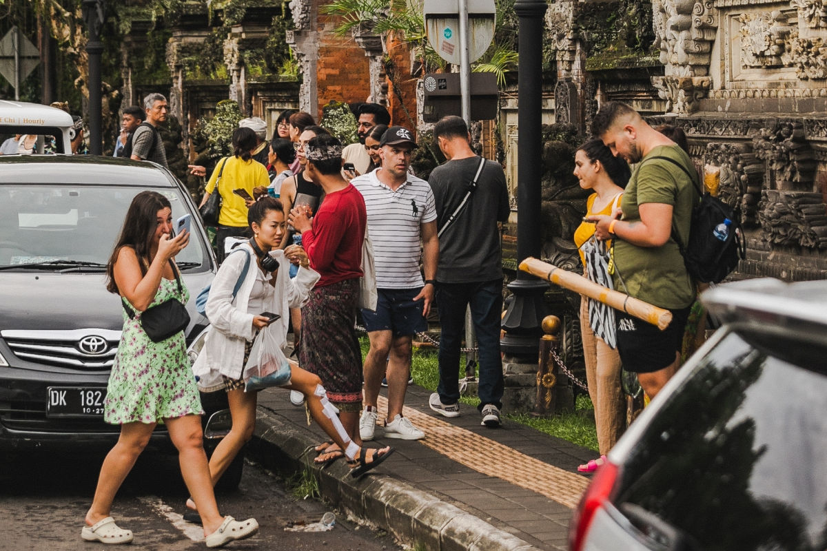 Bali Police Work To Make Popular Tourist Resort More Pedestrian ...