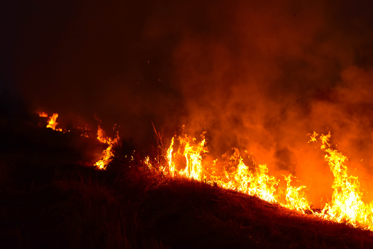 Tourist Captures Shocking View Of Wildfires On Bali’s Mount Agung From ...
