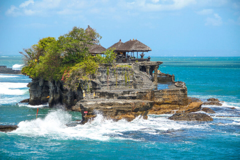 Tourists Must Be Wary Visiting Famous Bali Temple This Monsoon Season ...