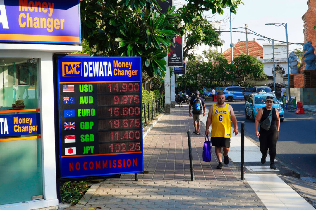 Bali To Crackdown On Illegal Tourist Money Exchange Counters At Top ...