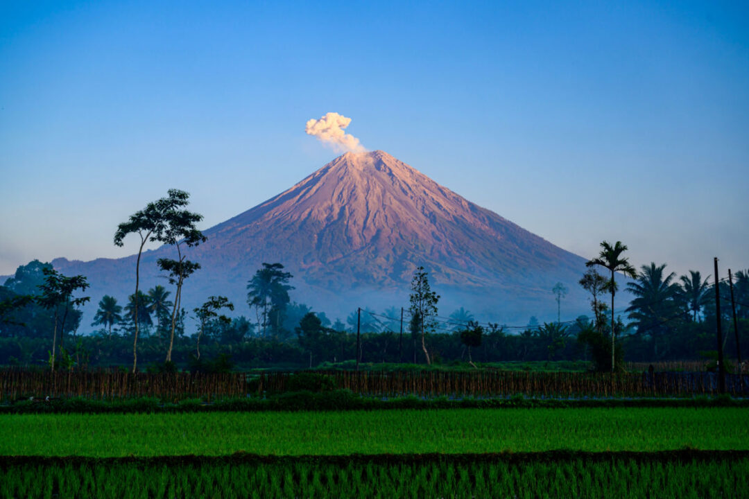 Urgent Updates Issued To Bali Travelers As Mount Semeru Erupts - The ...