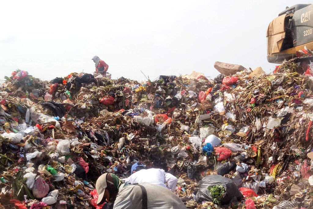 Bali’s Biggest Landfill Given Controversial Extension On Closure Orders ...